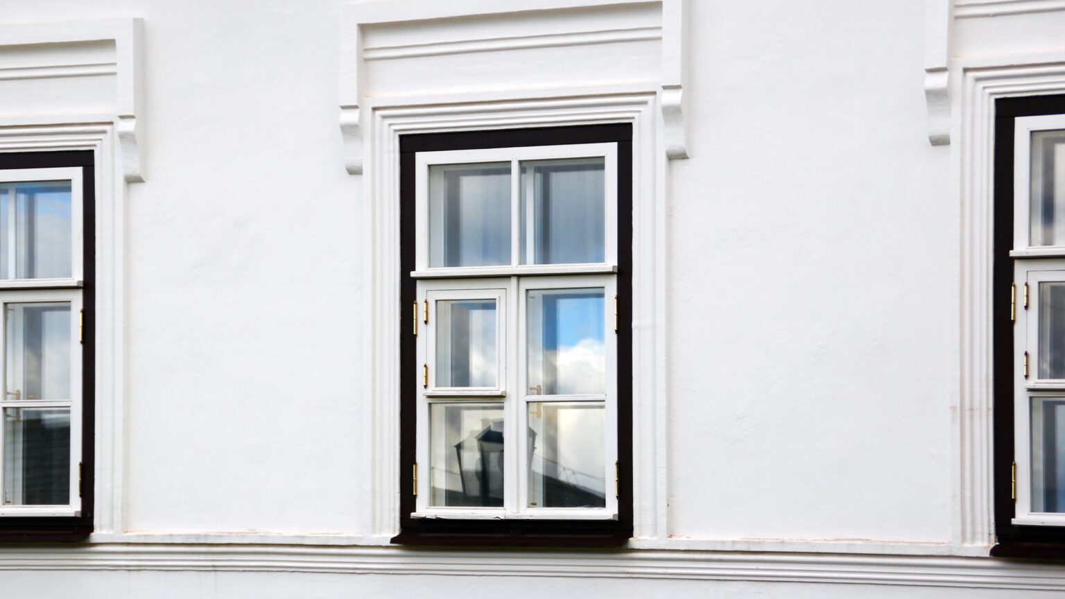 How do I reduce noise in windows? - Inner West Window Specialists